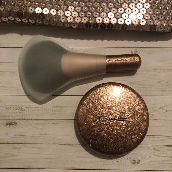 MAC Cosmetics | Makeup | Mac Show Gold Highlighter Brush Bag | Poshmark